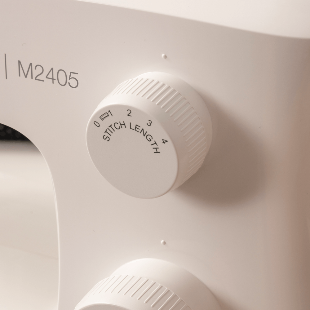 Máquina de Costura Singer M2405 - 127V - Singer